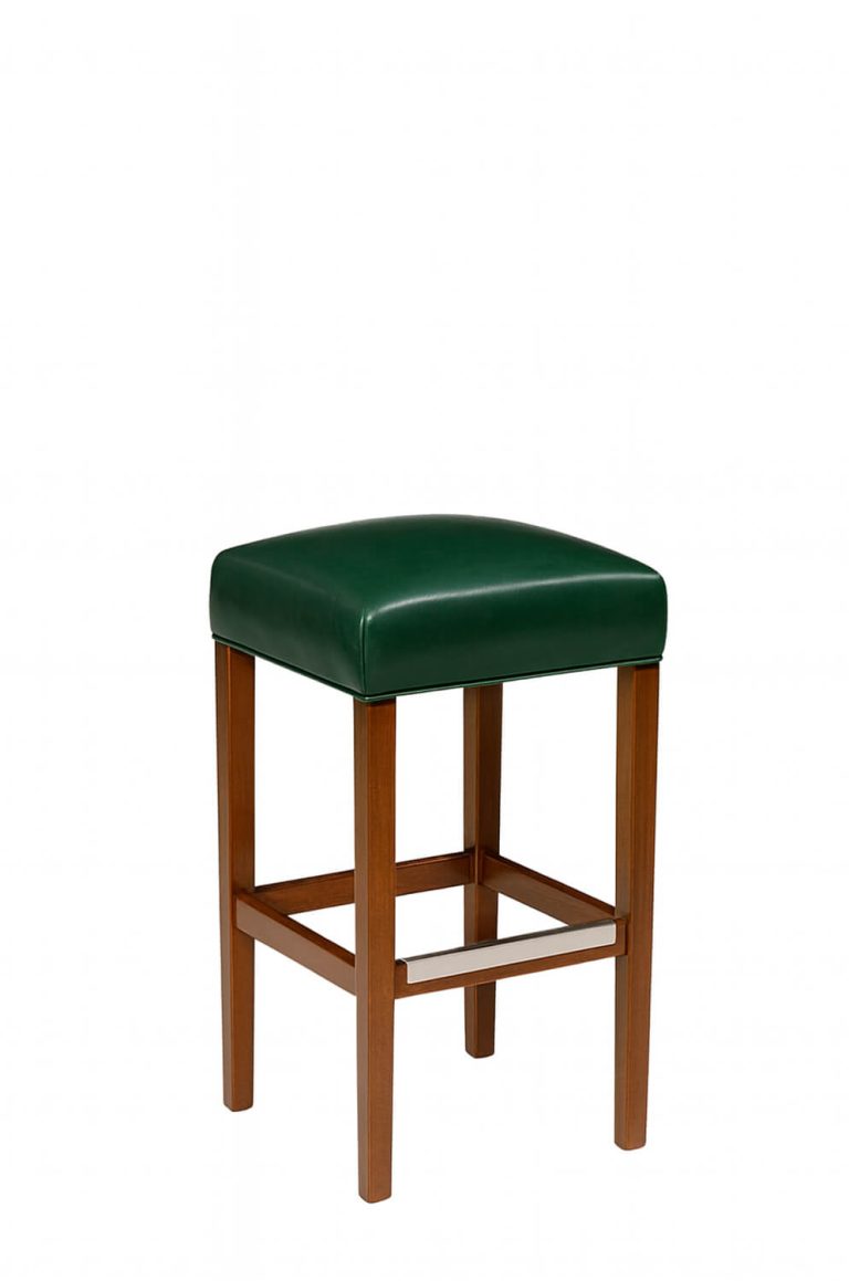 How much space should you have between bar stools?